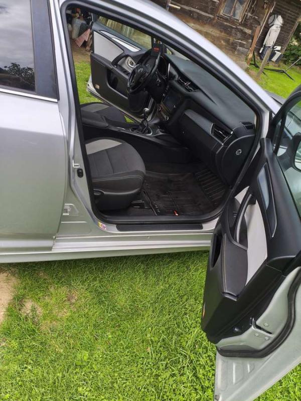 Toyota Avensis 2017 Viļņa vietnē Pelēks Toyota Avensis 2017 Viļņa, ar dzinēja tilpumu 2.00 L un nobraukumu 307 tūkst. km par 8700 €, foto 9 vietnē AUTOMOTO.COM.LV