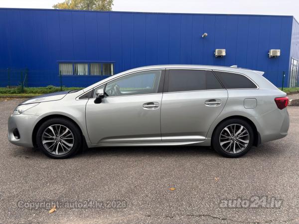 Тойота Авенсис 2017 в Пайде на AUTOMOTO.COM.LV Серый Тойота Авенсис 2017 в Пайде, объемом двигателя 1.80 л и пробегом 117 тыс. км за 13990 €, фото 4 на AUTOMOTO.COM.LV