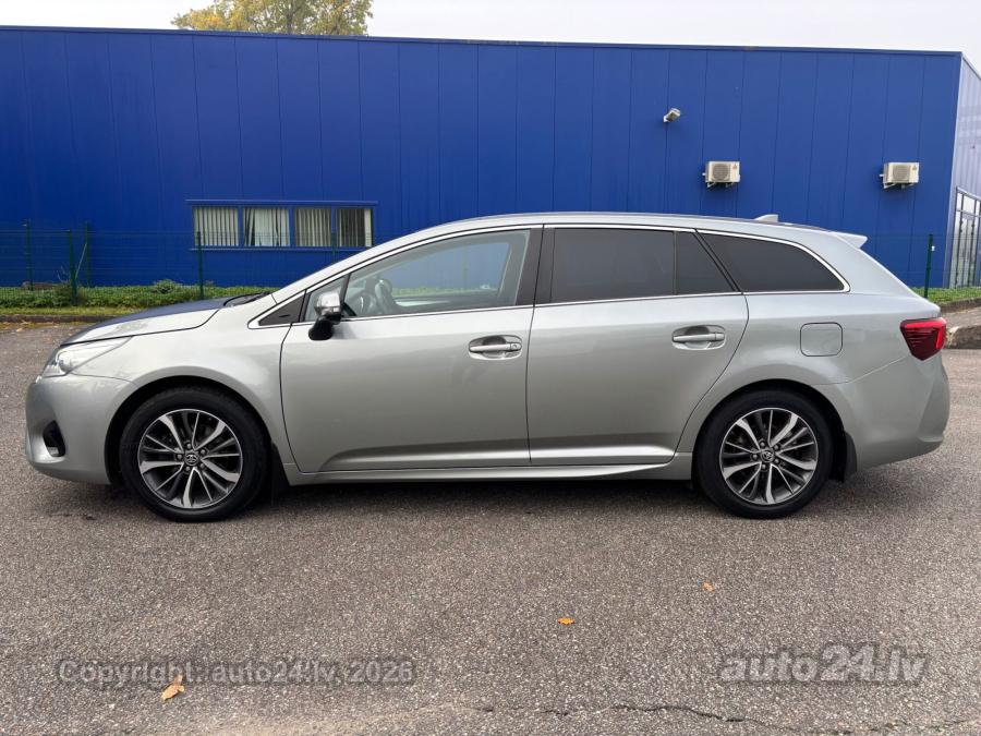 Серый Тойота Авенсис 2017 в Пайде, объемом двигателя 1.80 л и пробегом 117 тыс. км за 13990 €, фото 4 на AUTOMOTO.COM.LV