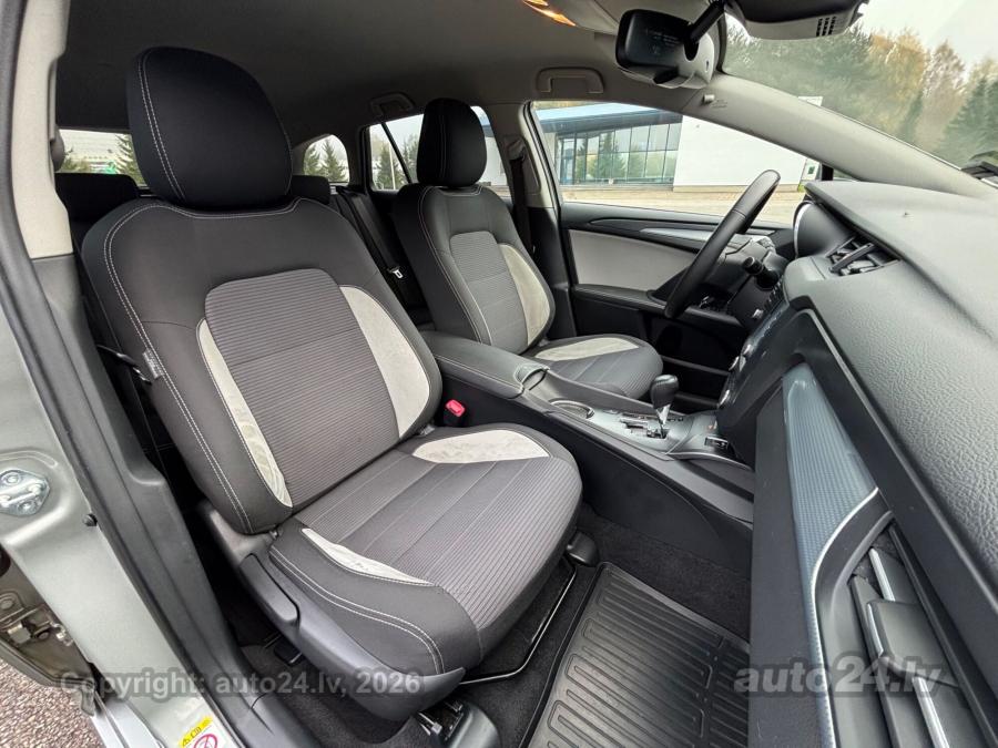 Серый Тойота Авенсис 2017 в Пайде, объемом двигателя 1.80 л и пробегом 117 тыс. км за 13990 €, фото 11 на AUTOMOTO.COM.LV
