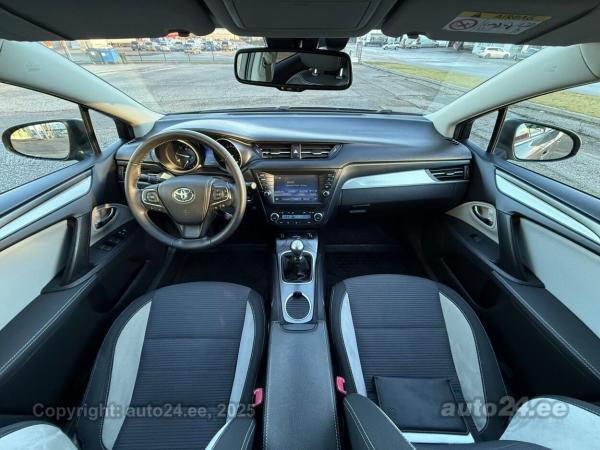 Grey Toyota Avensis 2018 in Tartu, with an engine capacity of 2.00 L and mileage of 175 thousand km for 11999 €, photo 11 on AUTOMOTO.COM.LV