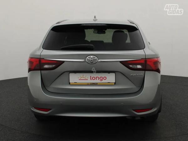 Grey Toyota Avensis 2018 in Vilnius, with an engine capacity of 2.00 L and mileage of 178 thousand km for 13399 €, photo 5 on AUTOMOTO.COM.LV