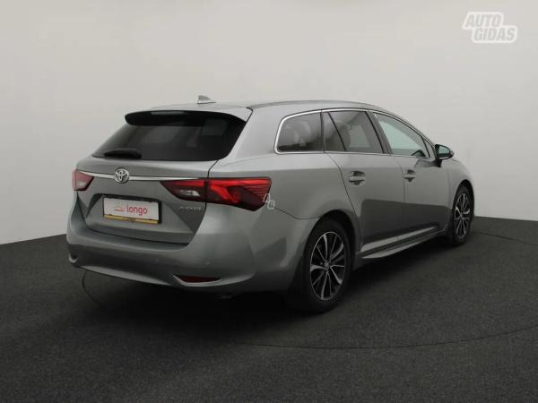 Grey Toyota Avensis 2018 in Vilnius, with an engine capacity of 2.00 L and mileage of 178 thousand km for 13399 €, photo 8 on AUTOMOTO.COM.LV