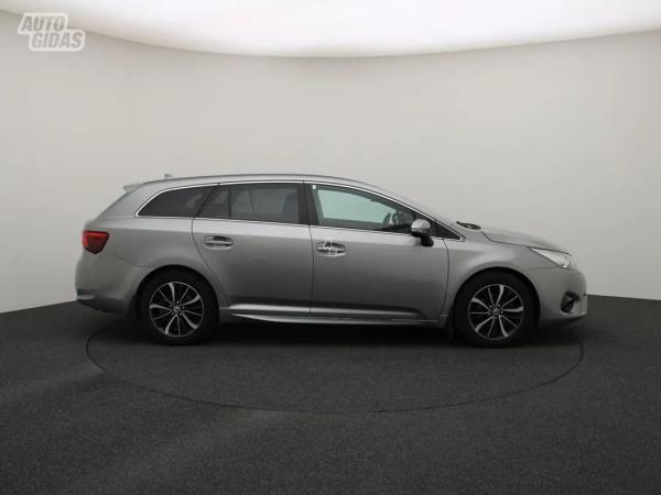 Grey Toyota Avensis 2018 in Vilnius, with an engine capacity of 2.00 L and mileage of 178 thousand km for 13399 €, photo 9 on AUTOMOTO.COM.LV