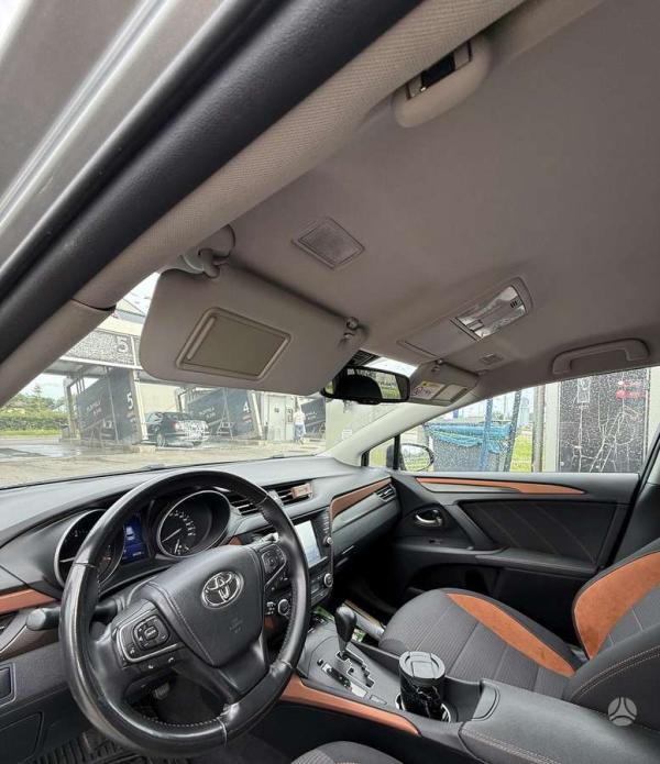 Серый Тойота Авенсис 2018 в Каунас, объемом двигателя 1.80 л и пробегом 60 тыс. км за 14000 €, фото 4 на AUTOMOTO.COM.LV