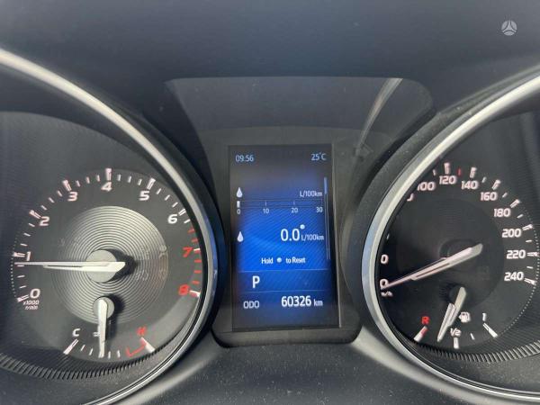 Серый Тойота Авенсис 2018 в Каунас, объемом двигателя 1.80 л и пробегом 60 тыс. км за 14000 €, фото 6 на AUTOMOTO.COM.LV