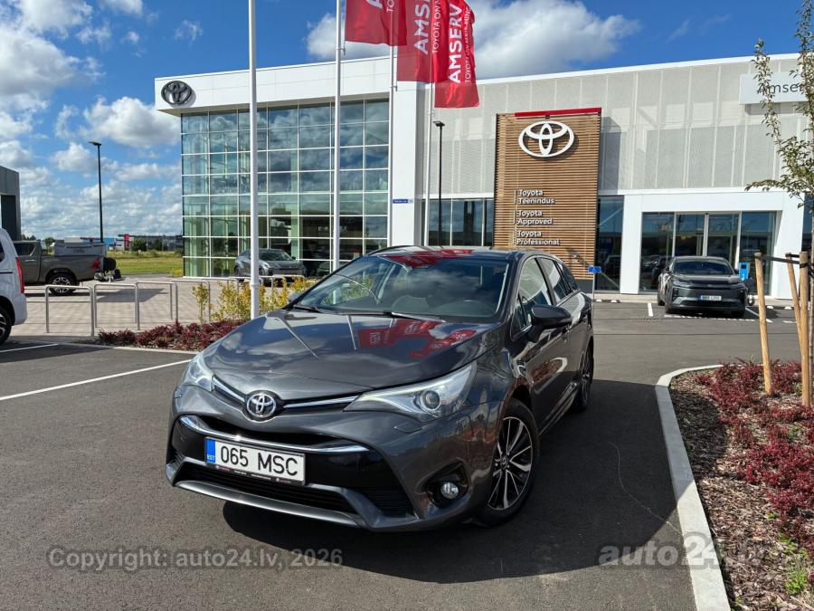 Pelēks Toyota Avensis 2018 Tallina, ar dzinēja tilpumu 1.80 L un nobraukumu 155 tūkst. km par 13490 €, foto 1 vietnē AUTOMOTO.COM.LV