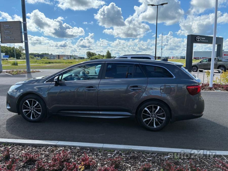 Pelēks Toyota Avensis 2018 Tallina, ar dzinēja tilpumu 1.80 L un nobraukumu 155 tūkst. km par 13490 €, foto 6 vietnē AUTOMOTO.COM.LV