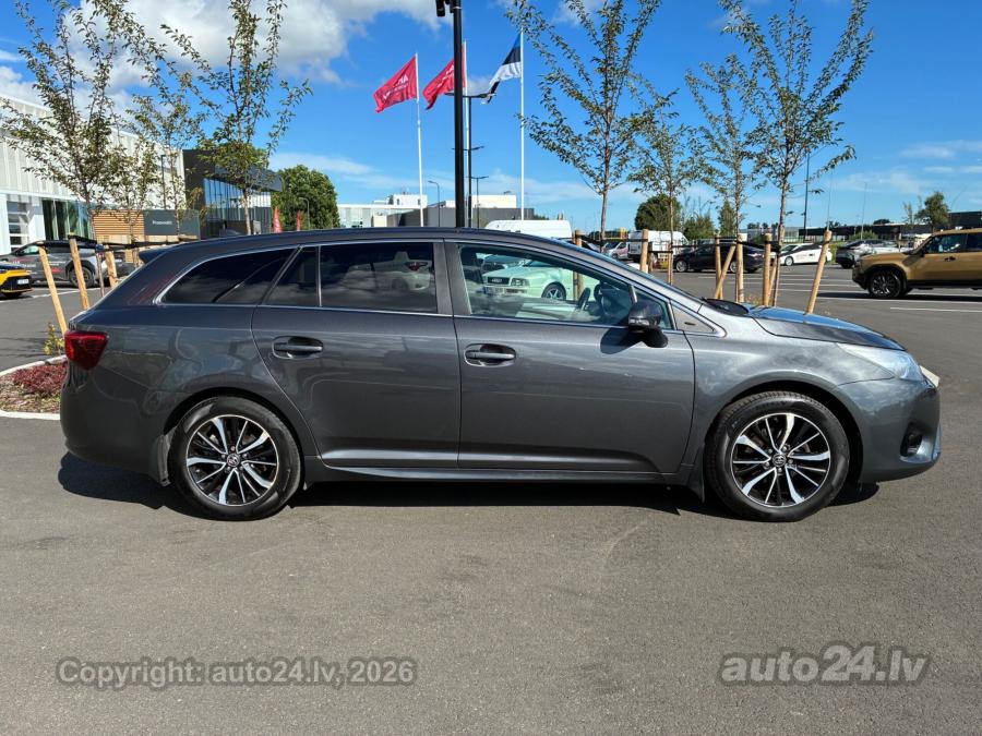 Pelēks Toyota Avensis 2018 Tallina, ar dzinēja tilpumu 1.80 L un nobraukumu 155 tūkst. km par 13490 €, foto 7 vietnē AUTOMOTO.COM.LV