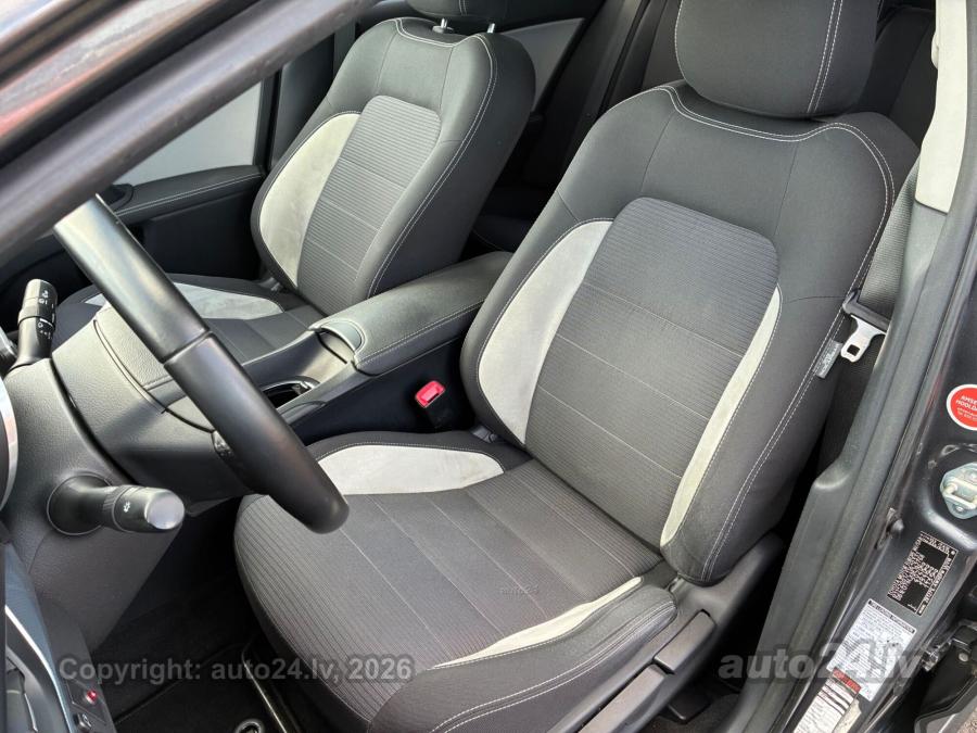 Pelēks Toyota Avensis 2018 Tallina, ar dzinēja tilpumu 1.80 L un nobraukumu 155 tūkst. km par 13490 €, foto 13 vietnē AUTOMOTO.COM.LV