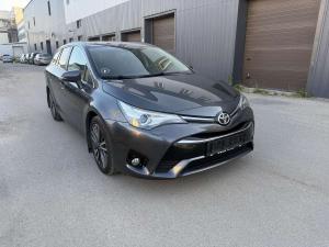 Pelēks Toyota Avensis 2018 Panevēža, ar dzinēja tilpumu 1.80 L un nobraukumu 248 tūkst. km par 10999 €, foto  vietnē AUTOMOTO.COM.LV