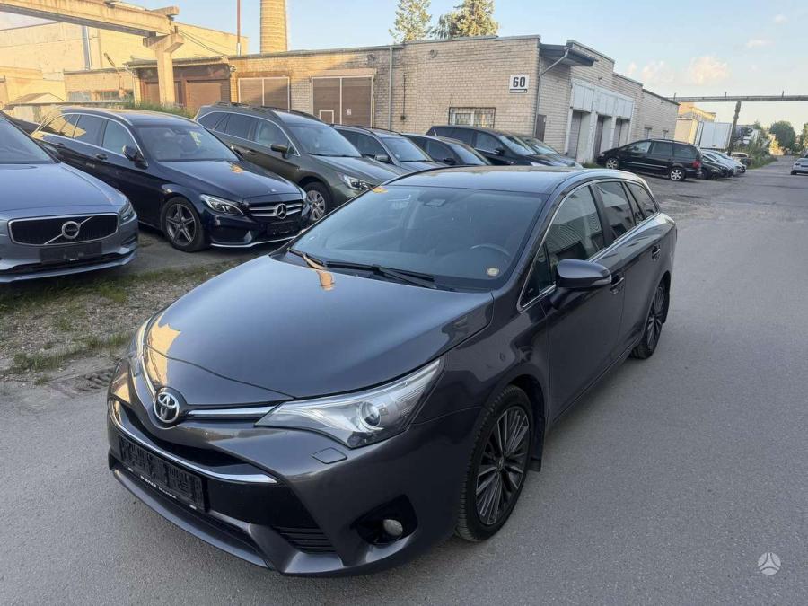 Серый Тойота Авенсис 2018 в Паневежис, объемом двигателя 1.80 л и пробегом 248 тыс. км за 10999 €, фото 4 на AUTOMOTO.COM.LV