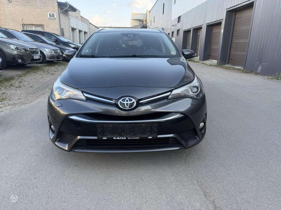 Серый Тойота Авенсис 2018 в Паневежис, объемом двигателя 1.80 л и пробегом 248 тыс. км за 10999 €, фото 5 на AUTOMOTO.COM.LV