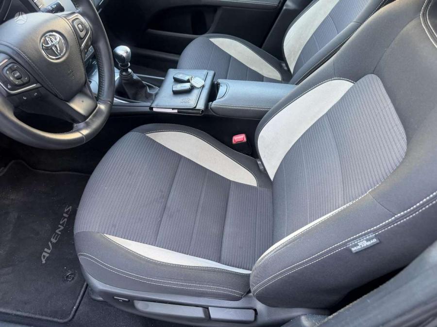 Серый Тойота Авенсис 2018 в Паневежис, объемом двигателя 1.80 л и пробегом 248 тыс. км за 10999 €, фото 15 на AUTOMOTO.COM.LV