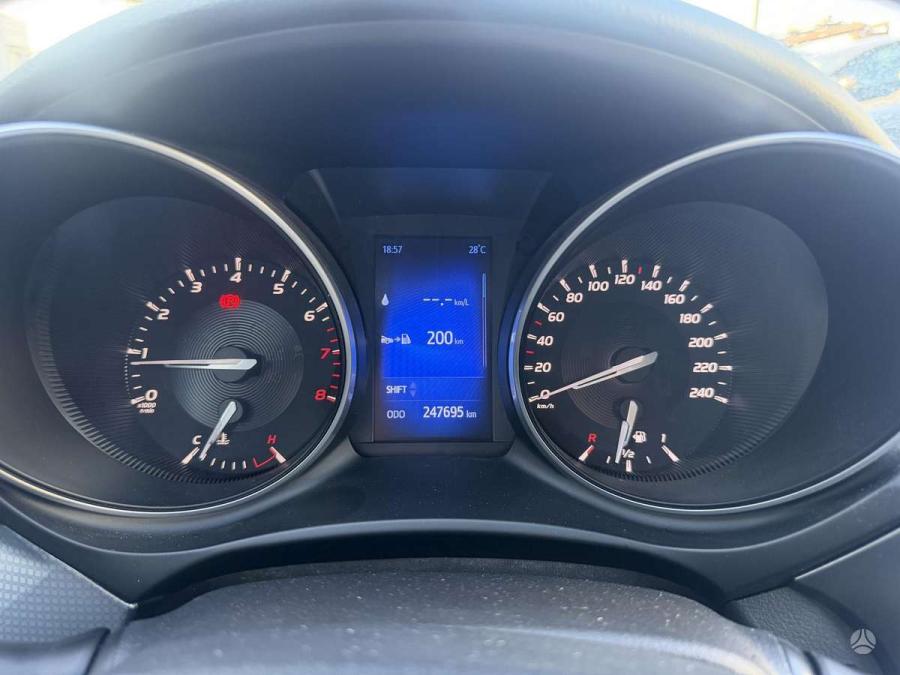 Серый Тойота Авенсис 2018 в Паневежис, объемом двигателя 1.80 л и пробегом 248 тыс. км за 10999 €, фото 27 на AUTOMOTO.COM.LV