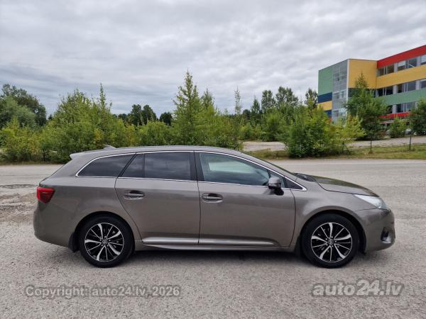 Pelēks Toyota Avensis 2018 Tallina, ar dzinēja tilpumu 1.80 L un nobraukumu 146 tūkst. km par 13900 €, foto 6 vietnē AUTOMOTO.COM.LV