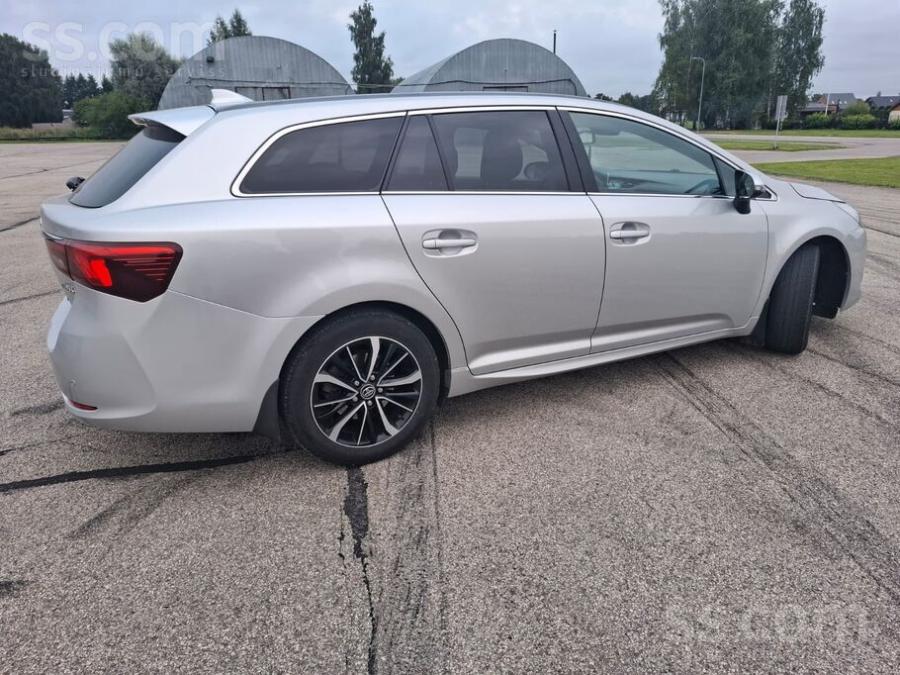 Серый Тойота Авенсис 2018 в Рига, объемом двигателя 1.80 л и пробегом 158 тыс. км за 10500 €, фото 3 на AUTOMOTO.COM.LV