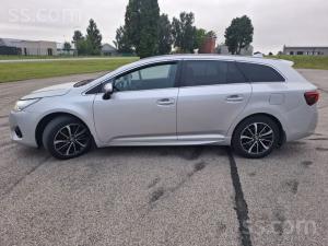 Серый Тойота Авенсис 2018 в Рига, объемом двигателя 1.80 л и пробегом 158 тыс. км за 10500 €, фото 4 на AUTOMOTO.COM.LV