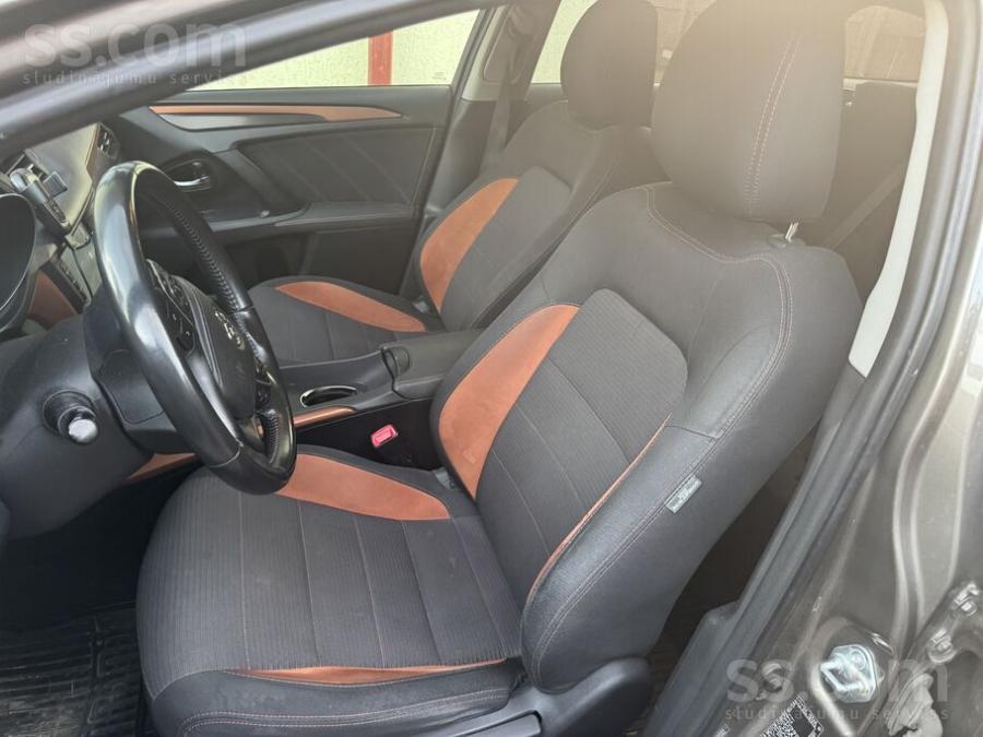 Grey Toyota Avensis 2018 in Riga, with an engine capacity of 1.80 L and mileage of 165 thousand km for 10450 €, photo 7 on AUTOMOTO.COM.LV
