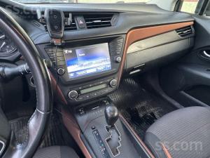 Grey Toyota Avensis 2018 in Riga, with an engine capacity of 1.80 L and mileage of 165 thousand km for 10450 €, photo 9 on AUTOMOTO.COM.LV