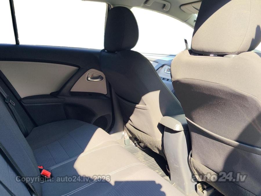 Серый Тойота Авенсис 2018 в Таллин, объемом двигателя 1.80 л и пробегом 143 тыс. км за 14995 €, фото 8 на AUTOMOTO.COM.LV