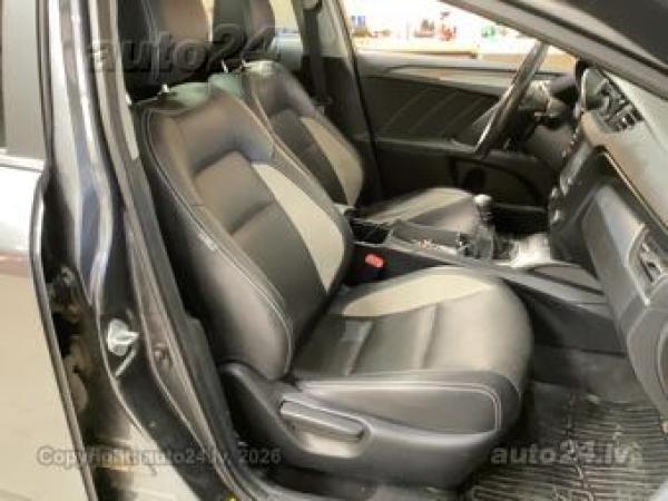 Grey Toyota Avensis 2018 in Tallinn, with an engine capacity of 1.60 L and mileage of 174 thousand km for 9999 €, photo 7 on AUTOMOTO.COM.LV