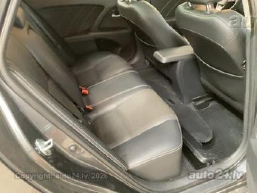 Серый Тойота Авенсис 2018 в Таллин, объемом двигателя 1.60 л и пробегом 174 тыс. км за 9999 €, фото 8 на AUTOMOTO.COM.LV