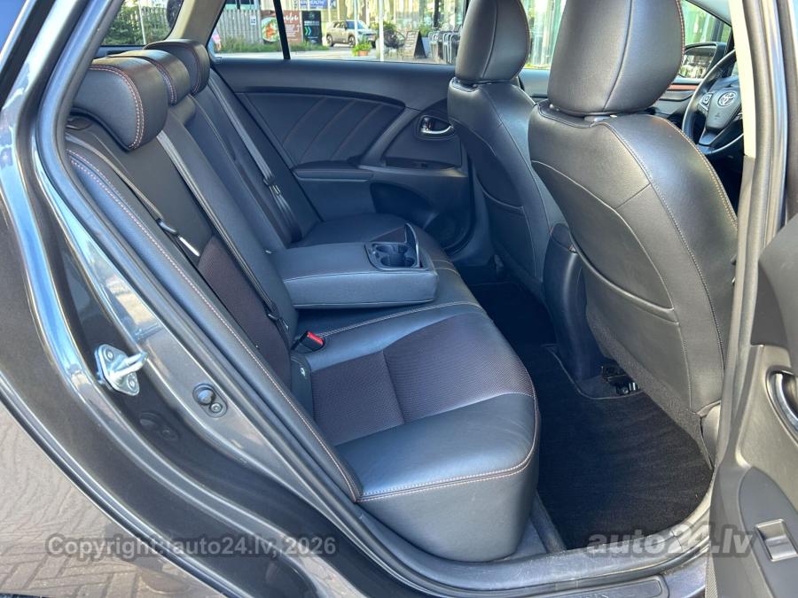 Серый Тойота Авенсис 2018 в Таллин, объемом двигателя 1.80 л и пробегом 118 тыс. км за 14500 €, фото 12 на AUTOMOTO.COM.LV