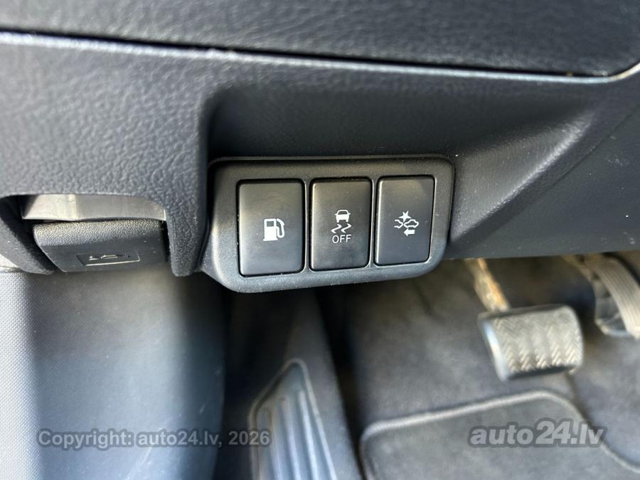 Серый Тойота Авенсис 2018 в Таллин, объемом двигателя 1.80 л и пробегом 118 тыс. км за 14500 €, фото 24 на AUTOMOTO.COM.LV