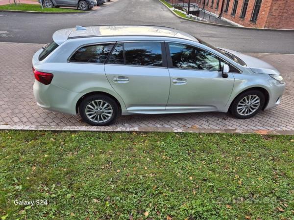 Pelēks Toyota Avensis 2019 Tallina, ar dzinēja tilpumu 1.80 L un nobraukumu 115 tūkst. km par 14300 €, foto 4 vietnē AUTOMOTO.COM.LV