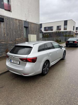 Grey Toyota Avensis 2019 in Vilnius, with an engine capacity of 2.00 L and mileage of 146 thousand km for 11995 €, photo 3 on AUTOMOTO.COM.LV