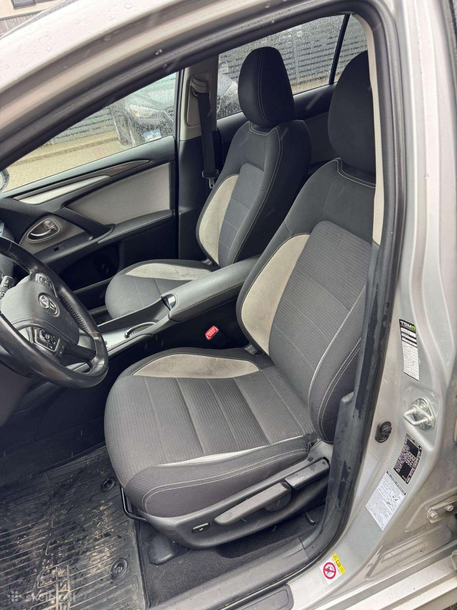Grey Toyota Avensis 2019 in Vilnius, with an engine capacity of 2.00 L and mileage of 146 thousand km for 11995 €, photo 11 on AUTOMOTO.COM.LV