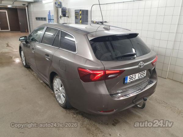 Grey Toyota Avensis 2019 in Tallinn, with an engine capacity of 1.80 L and mileage of 115 thousand km for 13700 €, photo 4 on AUTOMOTO.COM.LV