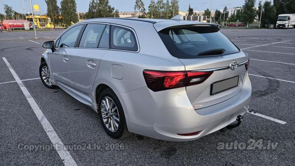 Grey Toyota Avensis 2019 in Keila, with an engine capacity of 1.80 L and mileage of 139 thousand km for 14300 €, photo 4 on AUTOMOTO.COM.LV