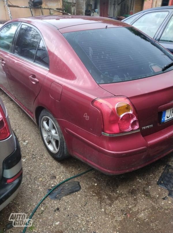 Toyota Avensis 2003 Panevēža, ar dzinēja tilpumu 2.00 L un nobraukumu 397 tūkst. km par 1100 €, foto 5 vietnē AUTOMOTO.COM.LV