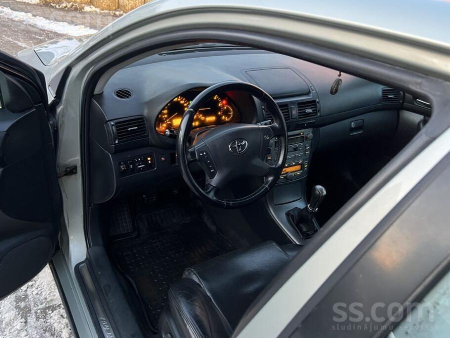 Тойота Авенсис 2004 в Рига, объемом двигателя 2.00 л и пробегом 310 тыс. км за 1550 €, фото 9 на AUTOMOTO.COM.LV