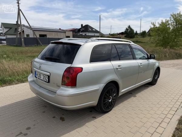 Toyota Avensis 2004 in Ukmerge, with an engine capacity of 2.00 L and mileage of 327 thousand km for 900 €, photo 6 on AUTOMOTO.COM.LV