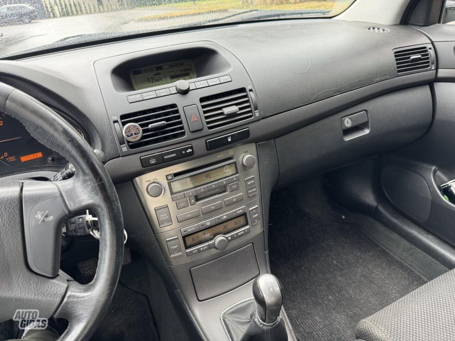 Тойота Авенсис 2004 в Укмерге, объемом двигателя 2.00 л и пробегом 327 тыс. км за 880 €, фото 12 на AUTOMOTO.COM.LV