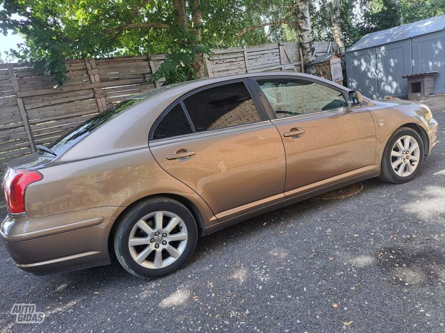 Тойота Авенсис 2004 в Радвилишкис, объемом двигателя 2.00 л и пробегом 290 тыс. км за 1400 €, фото 4 на AUTOMOTO.COM.LV