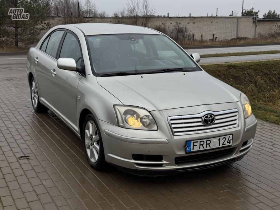 Toyota Avensis 2005 in Ukmerge, with an engine capacity of 2.00 L and mileage of 400 thousand km for 950 €, photo 2 on AUTOMOTO.COM.LV