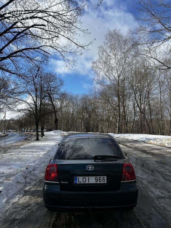 Toyota Avensis 2005 Viļņa, ar dzinēja tilpumu 2.00 L un nobraukumu 440 tūkst. km par 1250 €, foto 4 vietnē AUTOMOTO.COM.LV