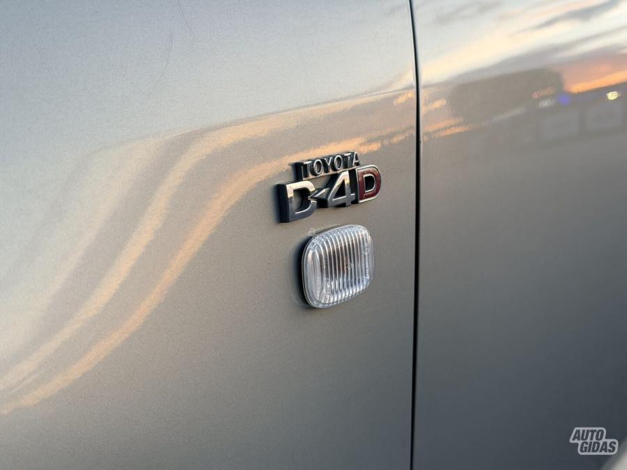Toyota Avensis 2005 in Utena, with an engine capacity of 2.00 L and mileage of 492 thousand km for 1990 €, photo 14 on AUTOMOTO.COM.LV