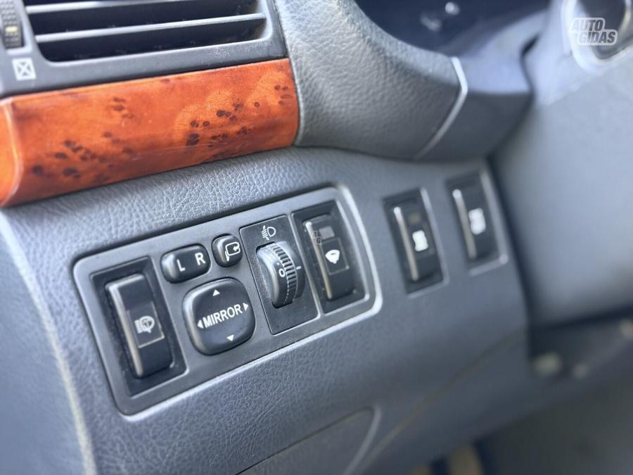 Toyota Avensis 2005 in Utena, with an engine capacity of 2.00 L and mileage of 492 thousand km for 1990 €, photo 30 on AUTOMOTO.COM.LV