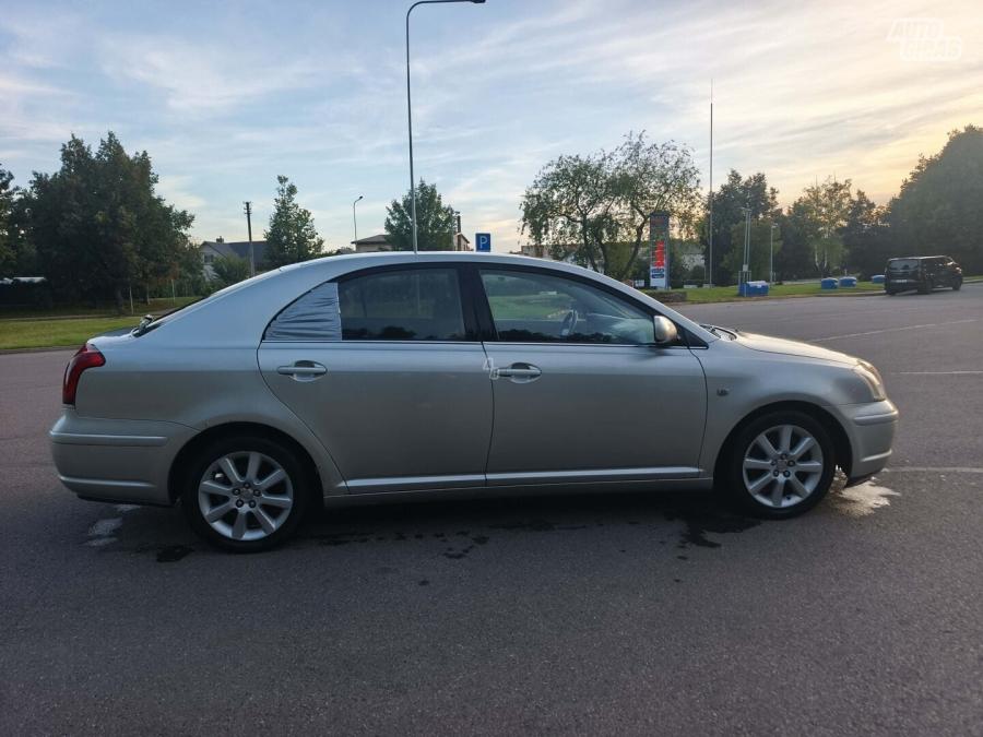Toyota Avensis 2005 in Varena, with an engine capacity of 2.00 L and mileage of 330 thousand km for 950 €, photo 8 on AUTOMOTO.COM.LV