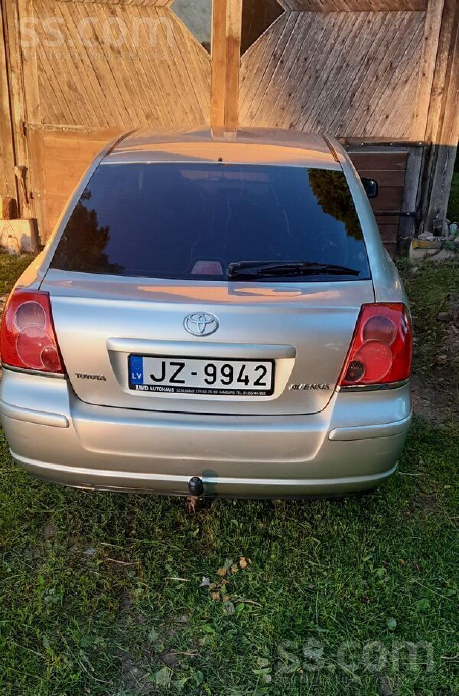 Toyota Avensis 2006 Cēsis, ar dzinēja tilpumu 2.20 L un nobraukumu 390 tūkst. km par 1000 €, foto 4 vietnē AUTOMOTO.COM.LV