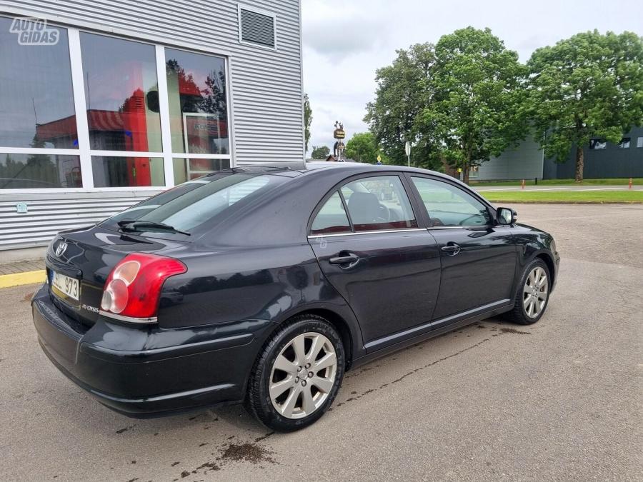 Toyota Avensis 2009 in Taurage, with an engine capacity of 2.00 L and mileage of 305 thousand km for 1450 €, photo 3 on AUTOMOTO.COM.LV
