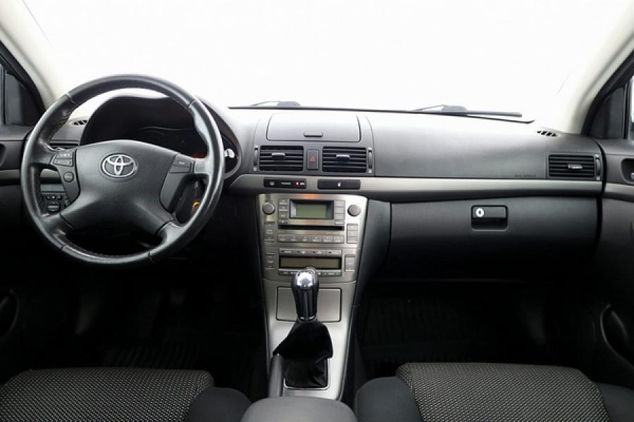 Красный Тойота Авенсис 2007 в Таллин, объемом двигателя 1.80 л и пробегом 249 тыс. км за 2299 €, фото 6 на AUTOMOTO.COM.LV