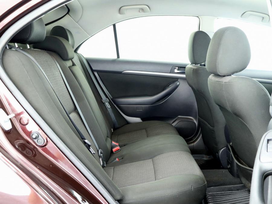 Красный Тойота Авенсис 2007 в Таллин, объемом двигателя 1.80 л и пробегом 249 тыс. км за 2299 €, фото 8 на AUTOMOTO.COM.LV