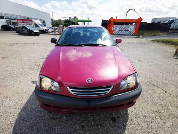 Красный Тойота Авенсис 1999 в Каунас, объемом двигателя 1.98 л и пробегом 310 тыс. км за 999 €, фото 3 на AUTOMOTO.COM.LV
