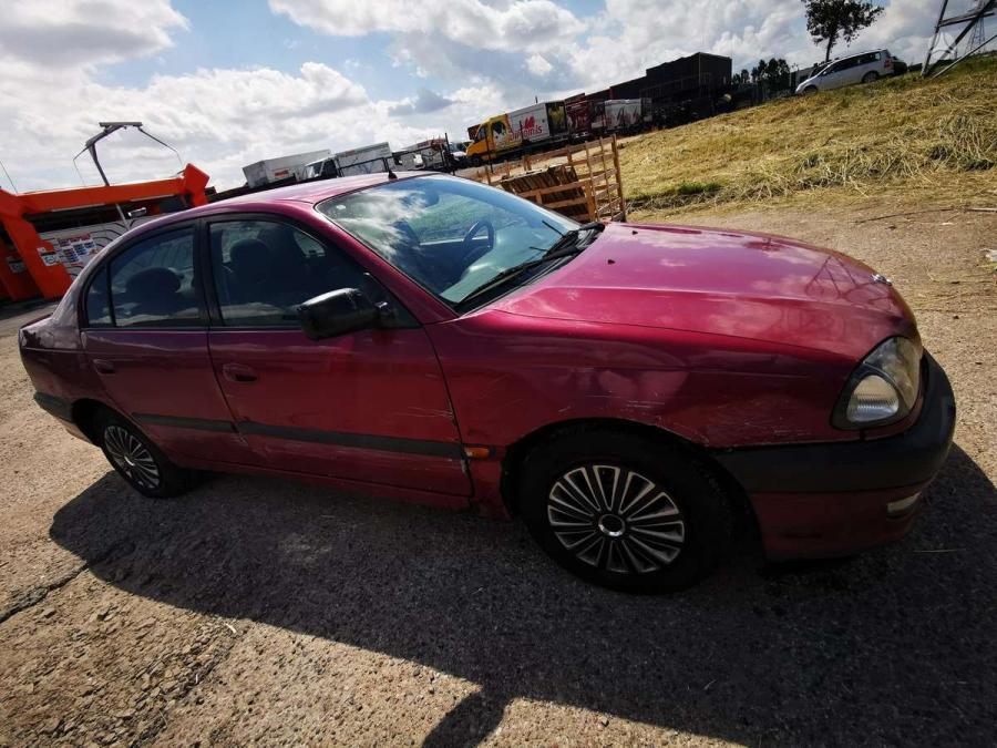 Красный Тойота Авенсис 1999 в Каунас, объемом двигателя 1.98 л и пробегом 310 тыс. км за 999 €, фото 6 на AUTOMOTO.COM.LV